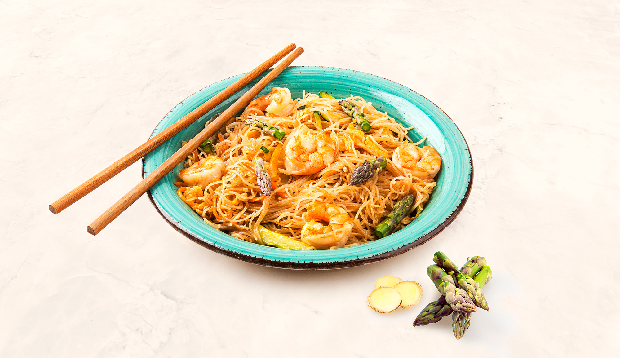 Spaghetti di riso con gamberi, asparagi e zucchine | SeBón Supermercati